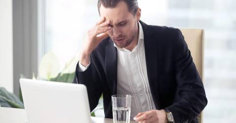 9 in 10 employees come to work sick, survey shows