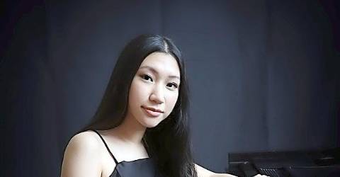 Emily Wang receives prestigious YoungArts Award