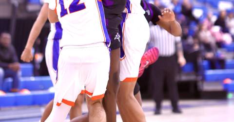 Crusaders tackle Yonkers in holiday tourney