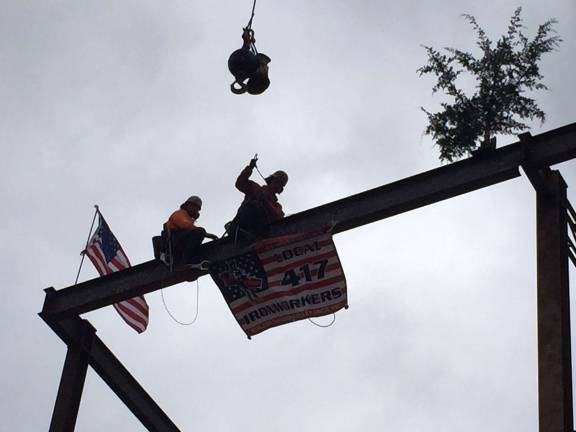 'Topping out' ceremony held at government center