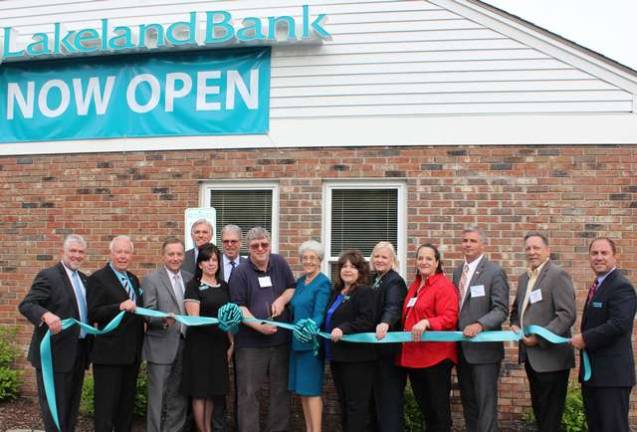 Lakeland Bank opens state-of-the-art branch in Highland Mills