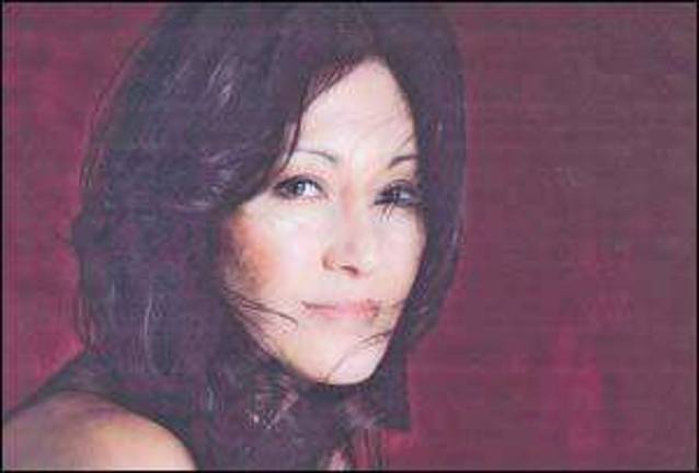 Singer-songwriter Machan steps out Friday night - Former backup singer ...